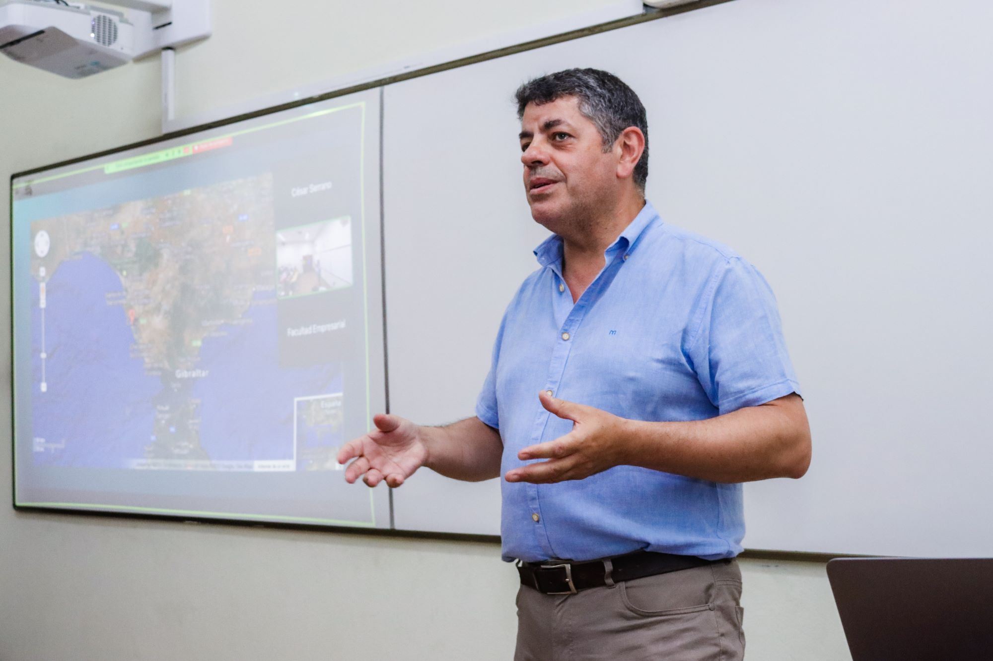 Docente de la Universidad de Cádiz dictó conferencia en UNIMAGDALENA ...